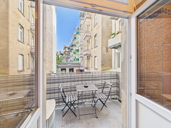 Central Modern Apartment I Balcony I Up To 4 Persons - Wiesbaden