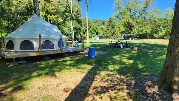 Enchanting Bell Tent In Fennville - Saugatuck, MI