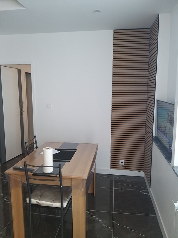 Apparemment Privé Moderne Et Lumineux, éLégant Et Central (Lacs, Randonnés ...) - Ain