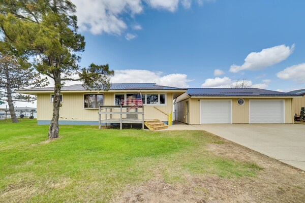 Bring Your Boat: Lakefront Retreat In Watertown - Watertown, SD
