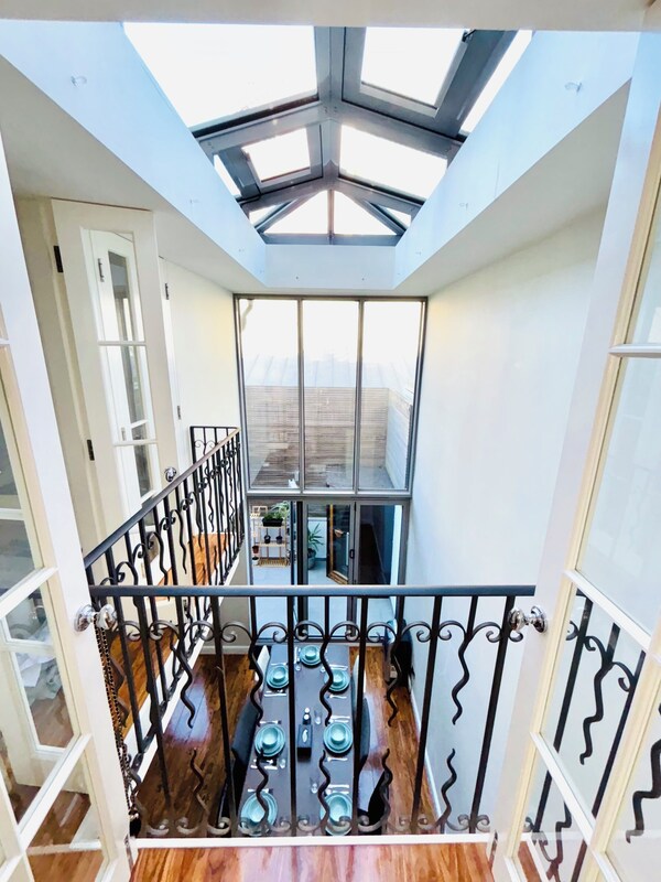 Elegant And Modern 3-bedroom Victorian House In Westminster, London - London, UK