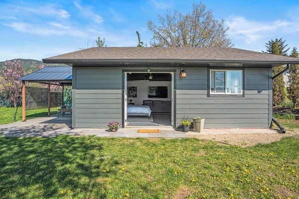 Okanagan Sunset Bungalow - Vernon, BC, Canada