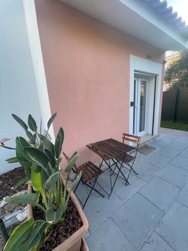 Cozy 1-bedroom Apartment In Sunny Villa Minutes To Beach - Lourinhã