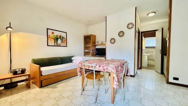 Crono Apartment - 200 Meters From Lake Garda In Exclusive Residence With Swimming Pool - Lazise