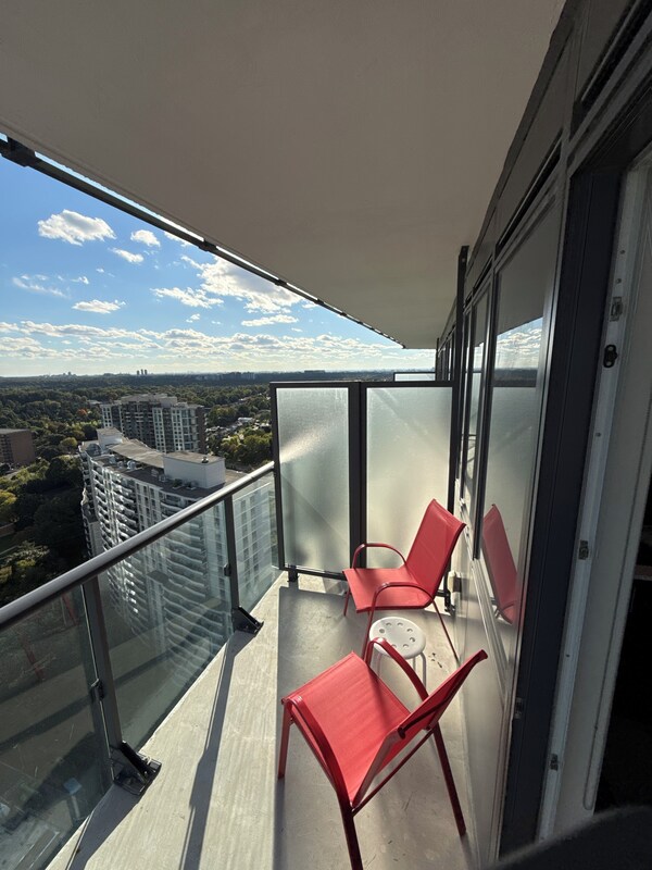 One Bedroom Fully Furnished Condo Apartment - Northyork - Toronto