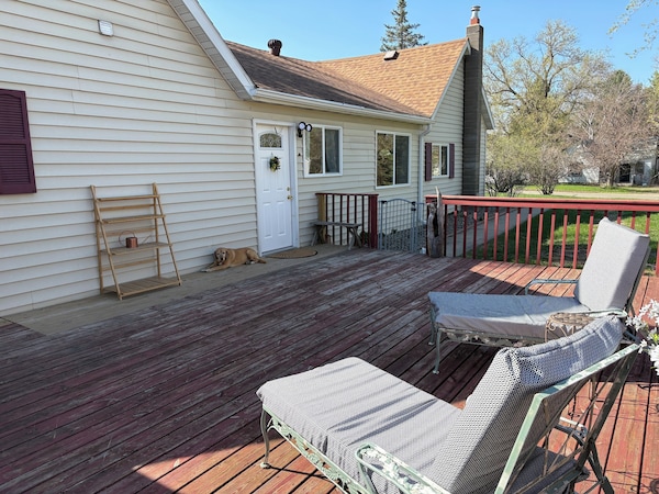 Charming Rural Naturalist Cottage, Just Blocks From Heartland Park & Downtown! - Park Rapids, MN