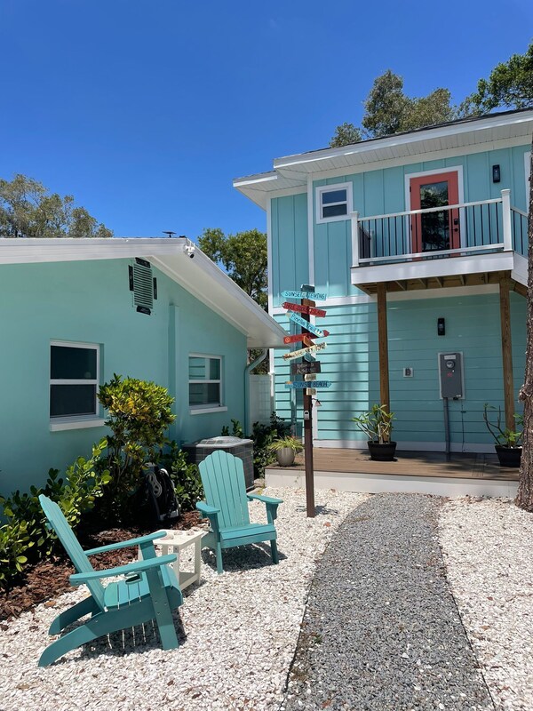 Welcome To Payadise Beachy Home Away From Home! - Tarpon Springs, FL
