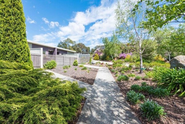 Stylish And Spacious Launceston Villa + Free Wifi - Launceston