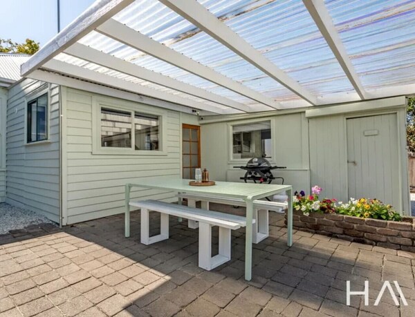 Tranquil Launceston Getaway - You'll Fall In Love! - Riverside