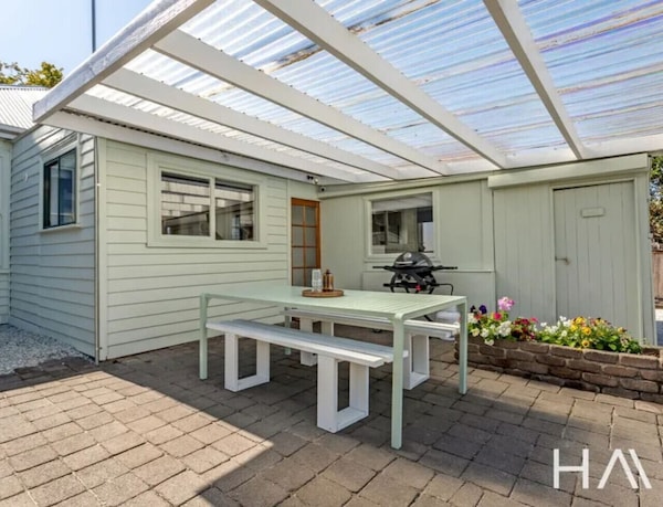 Tranquil Launceston Getaway - You'll Fall In Love! - Riverside