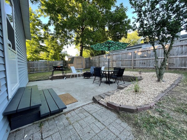 Charming 2-bedroom Home In Quiet Area, Fenced In Backyard, And Walk Downtown - South Haven, MI