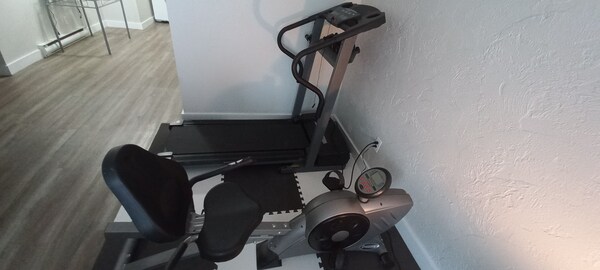 Executive 2br Apartment | Walk To Hospitals | In-unit Gym + Wi-fi - Moncton