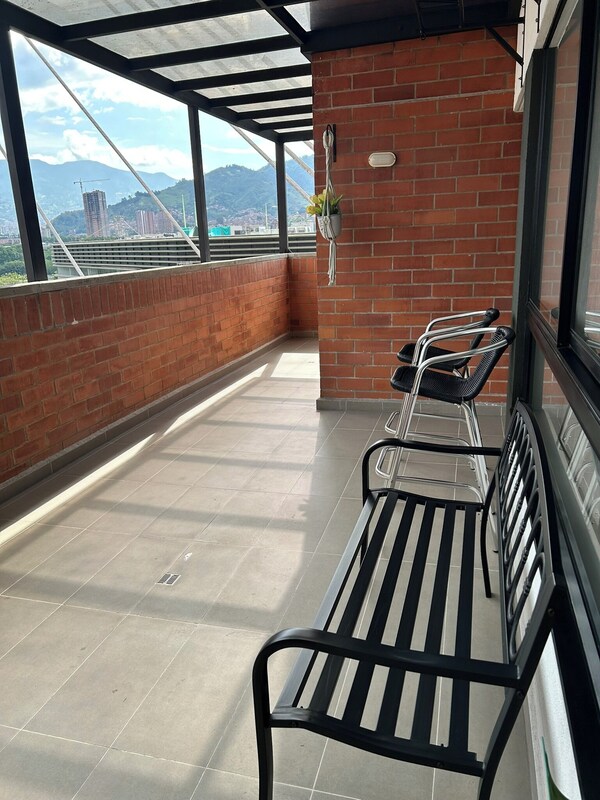 Apartment With Terrace, Ac And Hot Tub Near Viva Envigado Mall - Medellín