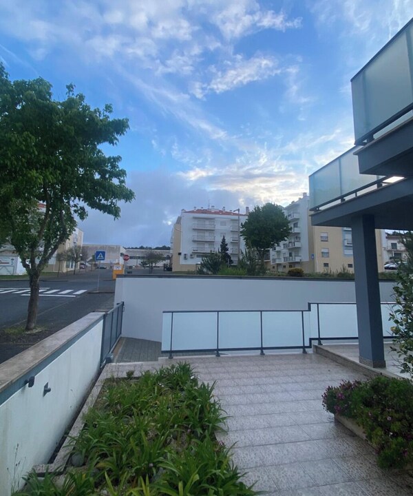 Luxury Villa In Nazare With Private Pool And Terrace For Outdoor Dining - Alcobaça