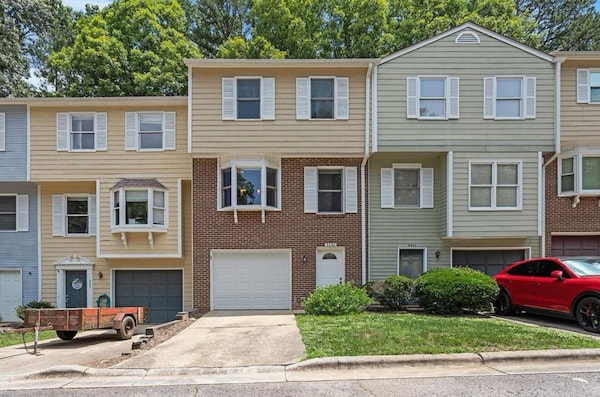 North Hills/gym/sauna/massage Chair/pool - Wake Forest