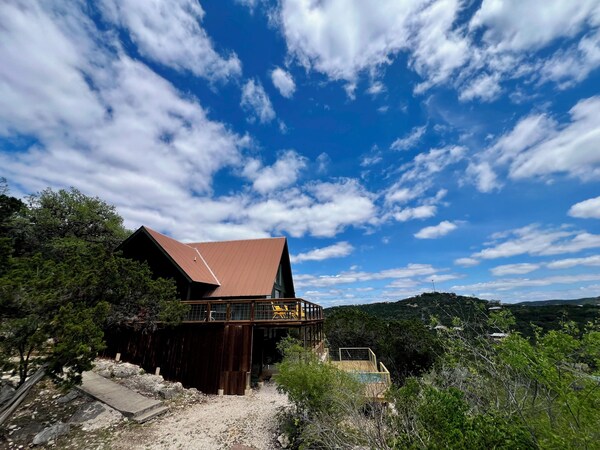 Design-forward Frio Cabin With Epic Views & Pool - Concan, TX