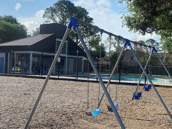 Relaxation Station 3-bedroom House In Houston To Relax & Enjoy With Wifi, A/c - Stafford, TX