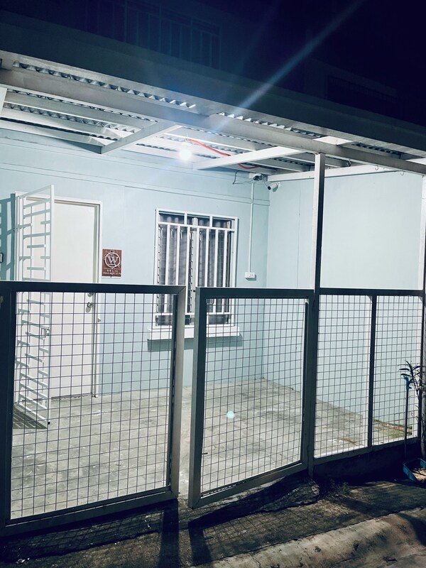 Fast Wifi  Netflix  Games  Pet-friendly  2br Home In Angeles City Near Clark - Angeles