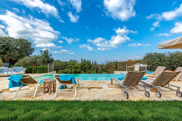 Villa 'Natura' With Sea View, Wi-fi And Air Conditioning - Corfu