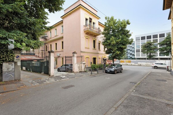 Camera 'Camera 42' Con Balcone, Wi-fi E Aria Condizionata - Verona