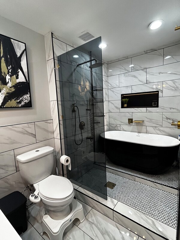 Quiet Hideaway With Spa Bath And Stylish Decor. - 日耳曼敦