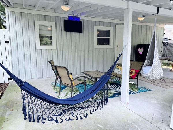 Brightside Bungalow - Minutes From Beach, 3 Full Baths, And A Comfy Patio! - Mississippi