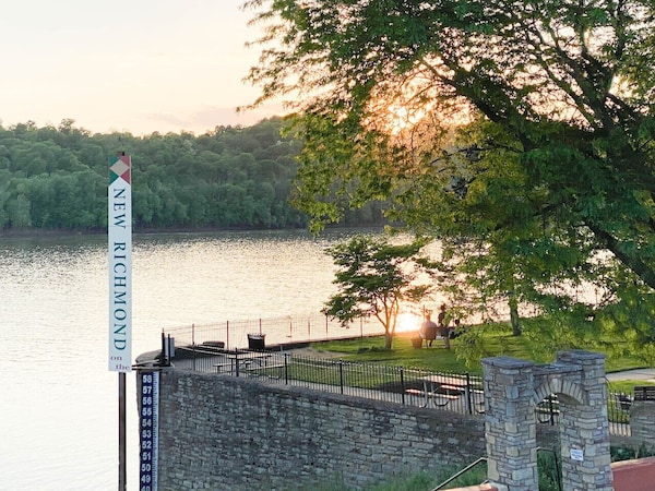 Riverfront Retreat Stunning View - California, KY