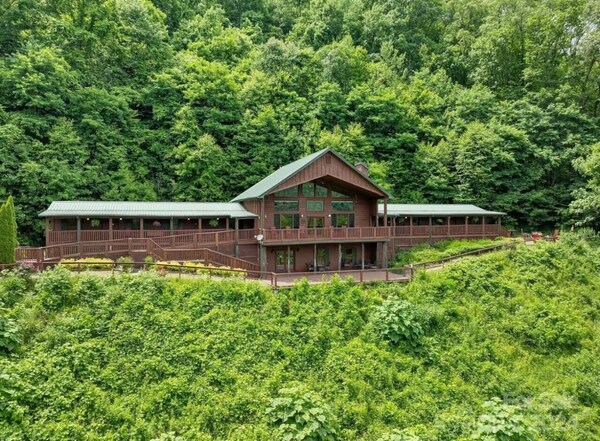 Cloud Nine Retreat; Sleeps 16 | Hot Tub | Gameroom - Bryson City, NC
