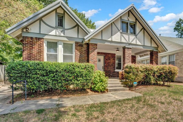 Cheerful Midtown Home With View Of Rhodes College - Memphis, TN