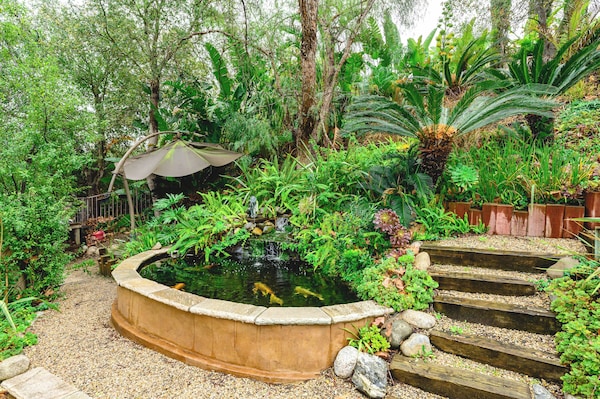 Elegant Villa Retreat Pool Garden Alfresco Lounge - Mission Viejo, CA