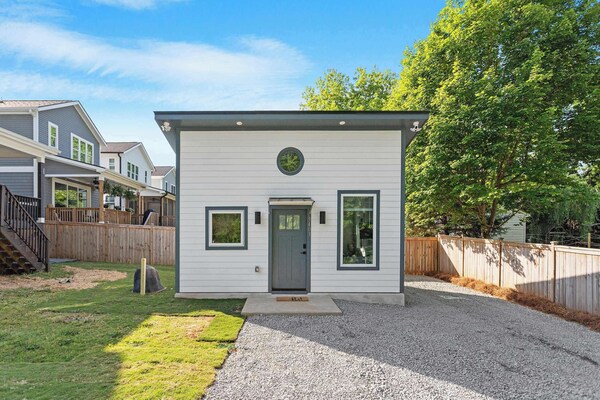 The Raleigh Nook - Near Lenovo Center & Fairground - Raleigh, NC