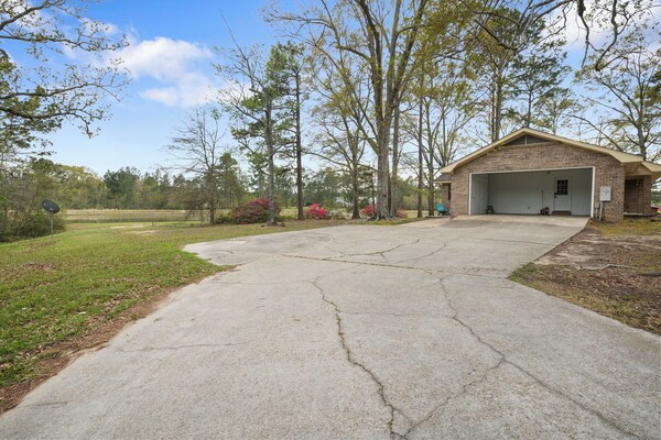 Private Pond, Fishing, 2 Bed 2 Bath Retreat - Hattiesburg, MS