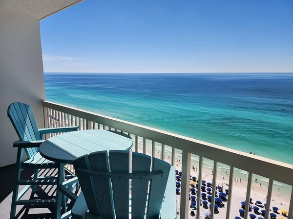New! Pelican Beach Top Floor Beachfront With View - Florida Panhandle, FL