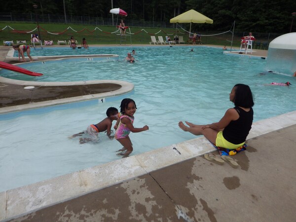 Our Cozy Presidential Log Cabins Make The Perfect Getaway! - Fredericksburg, VA