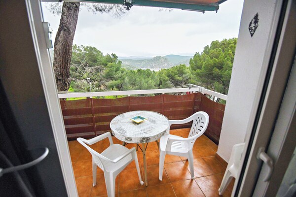 Serene Lakeview Retreat - San Martín de Valdeiglesias