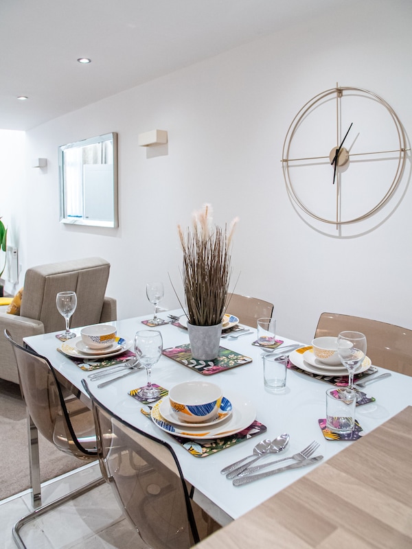 Hayy Dealhouse Comfort Suites - Mirfield