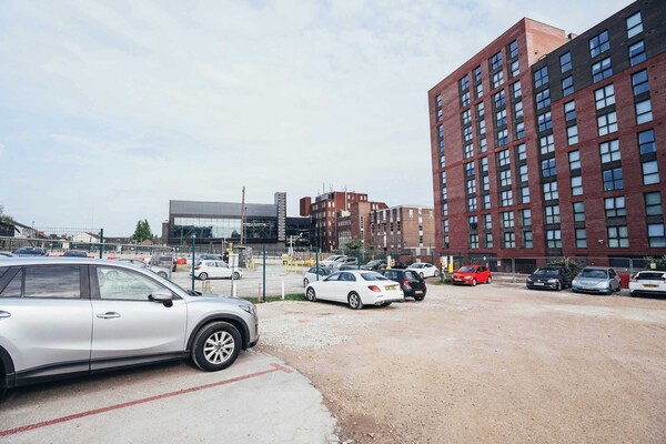 No.46 Stylish City Studio Apartment | By Derbnb - Derby, UK