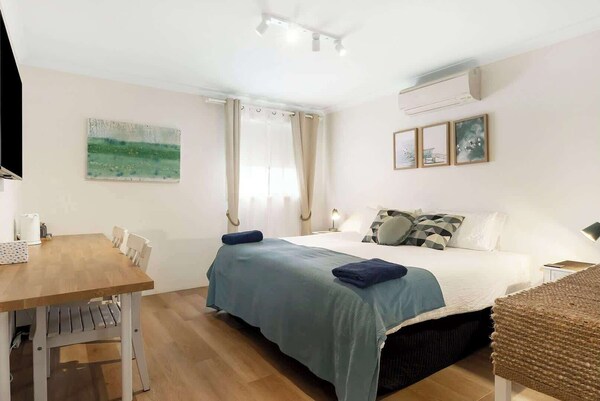 Meelup Bay Room - 1 @ Observatory Guesthouse - Busselton