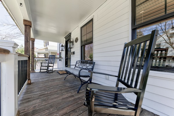 Spacious In-town Saratoga 5 Bedroom Modern Farmhouse - Saratoga Springs, NY