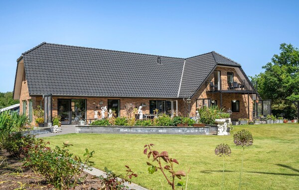 Beautiful Home In Varde With Wifi - Esbjerg