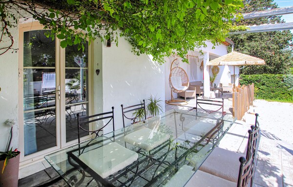 Gorgeous Home In Grospierres - Vallon-Pont-d'Arc
