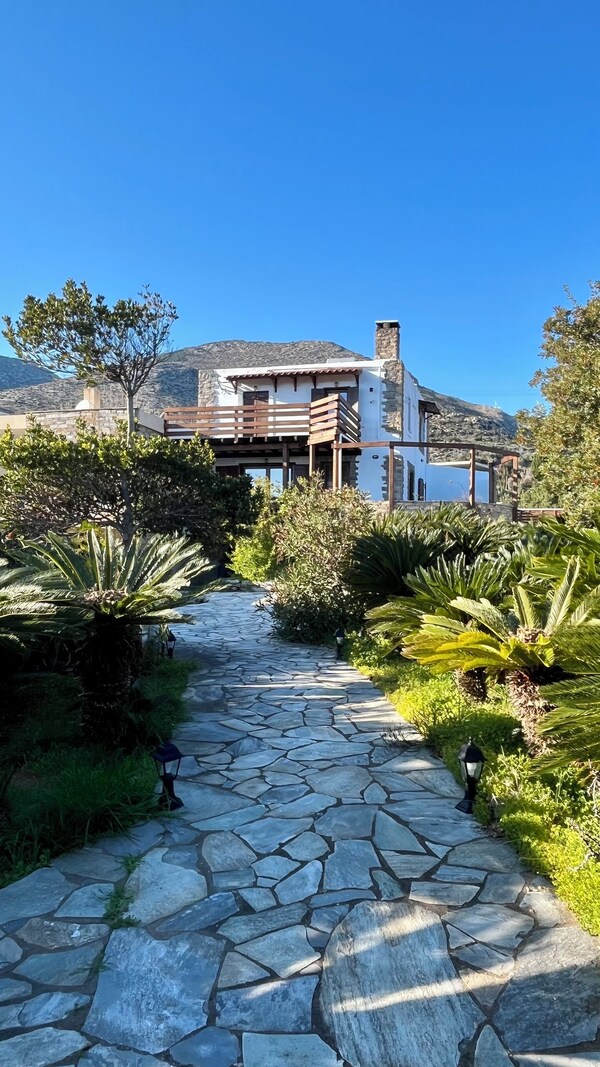 Tranquil 2-bedroom Villa In Evia With Wifi, Ac - Marmari