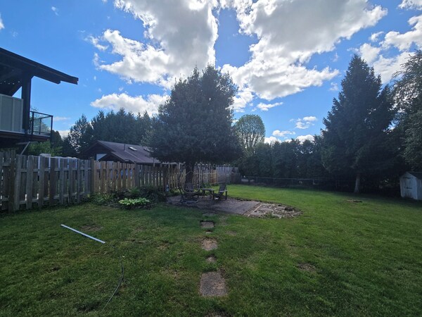 Sunny Eastate - Maple Ridge