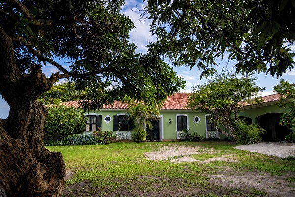 Mansion On The Cabo Frio Canal With 6 Suites, Pool And Panoramic View - Cabo Frio