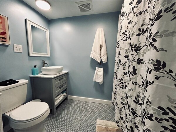 Charming 2-bedroom Condo With Wifi, Ac In Enchanting Laconia. Weirs Beach. - Laconia, NH