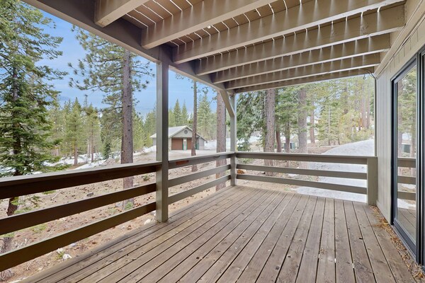 Spacious Mountain Home W/ Deck, Mountain Views & Access To Year-round Activities - Tahoe City, CA