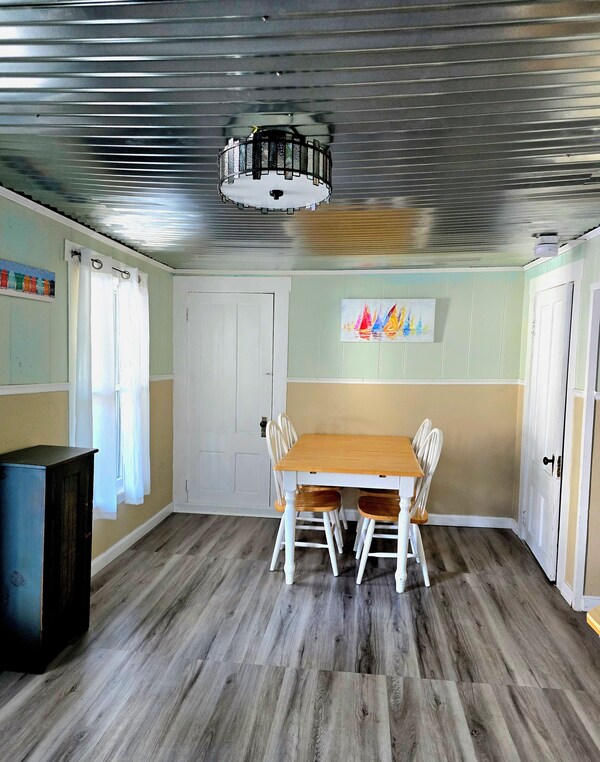 Charming 2-bedroom Condo With Wifi, Ac In Delightful Weirs Beach Laconia - Laconia, NH