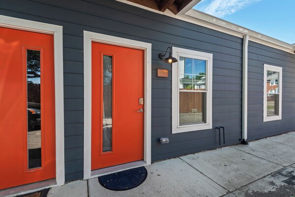 Homey & Spacious King Bed, Pet Friendly & Downtown - Rocky Mount, NC