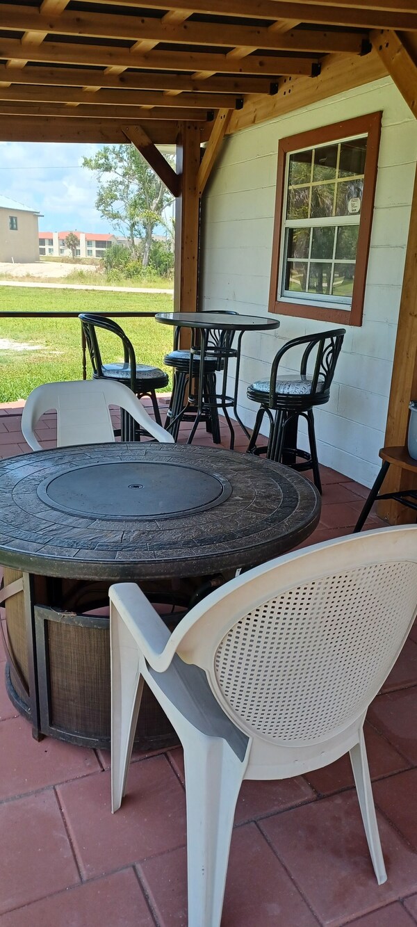Charming 1-bedroom Cottage In Historic Punta Gorda With Wifi, Ac, Lanai, & More - Punta Gorda, FL