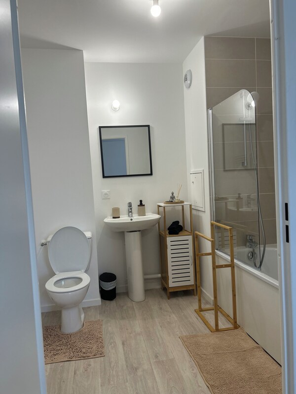 Cosy Apartment With Balcony Near Paris - Le Blanc-Mesnil